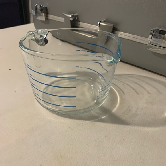 Pyrex | Kitchen | Vintage Pyrex M32 4 Cup Measuring Cup | Poshmark